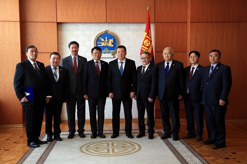 Эрдэмтдэд “Академич” хэргэм хүртээлээ