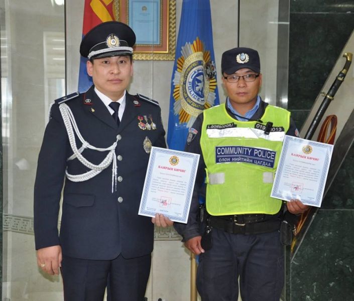 Дээрэмдэх гэмт хэрэг илрүүлсэн алба хаагчдыг шагнаж урамшууллаа