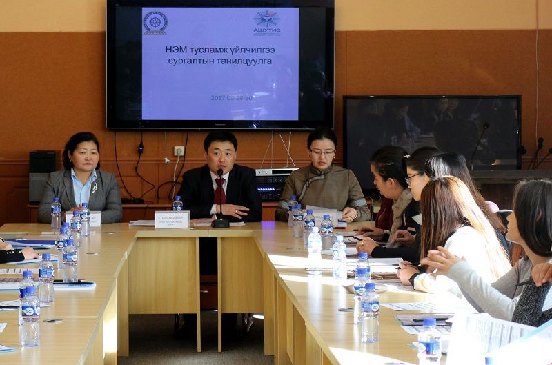 Нийгмийн эрүүл мэндийн тусламж үйлчилгээний сургагч багш бэлдэж байна