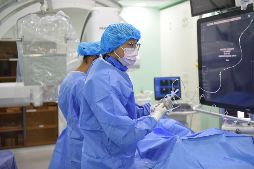 УНТЭ “Зүрхний титэм судасны хүнд хэлбэрийн нарийсал судасны дисплази” эмчилгээг нэвтрүүллээ