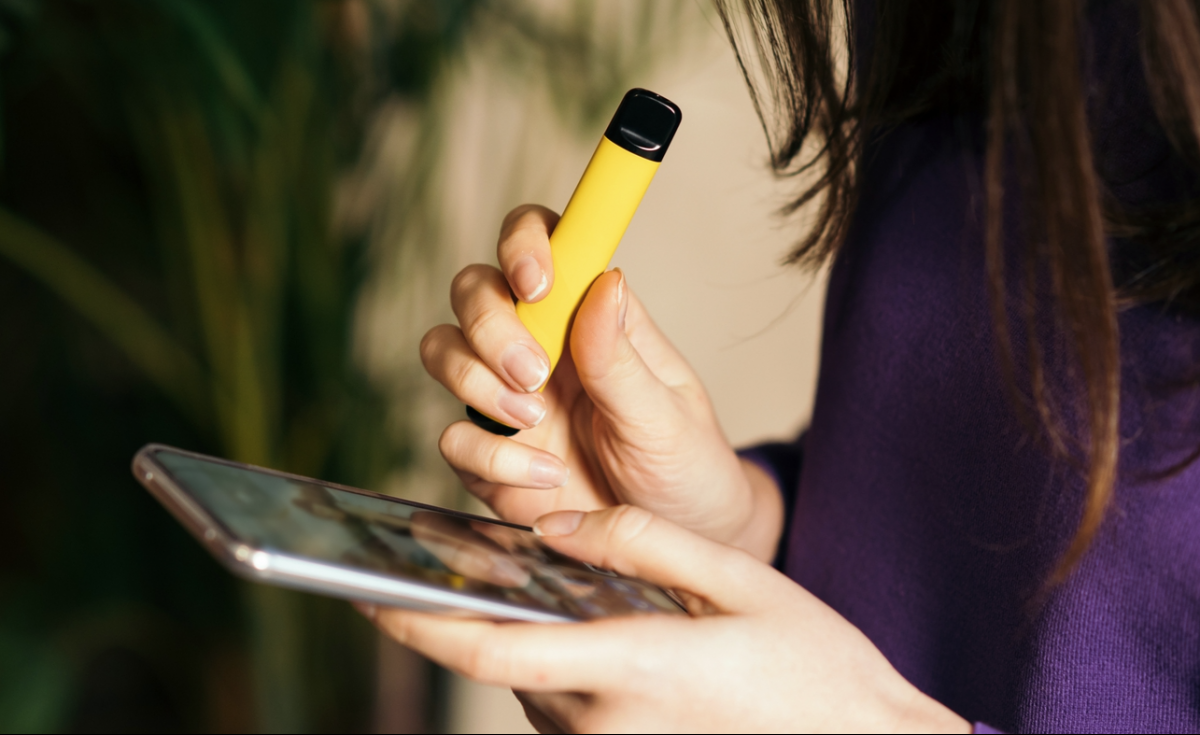 Өсвөр насны 13 17 насны хүүхдүүдийн 25 нь электрон тамхи татаж байна