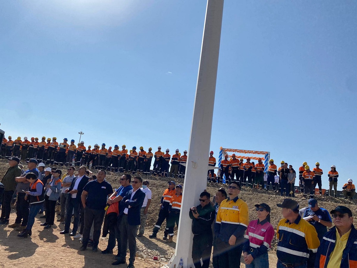 Тавантолгой Гашуунсухайтын төмөр зам анхны тээврээ хийлээ